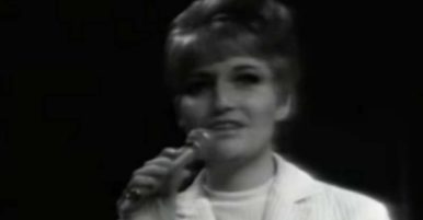 27 Best Female Country Singers Of The 70s - Music Industry How To