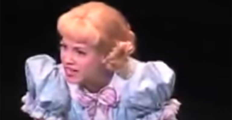 9 Best Musical Theatre Duets For Females - Music Industry How To